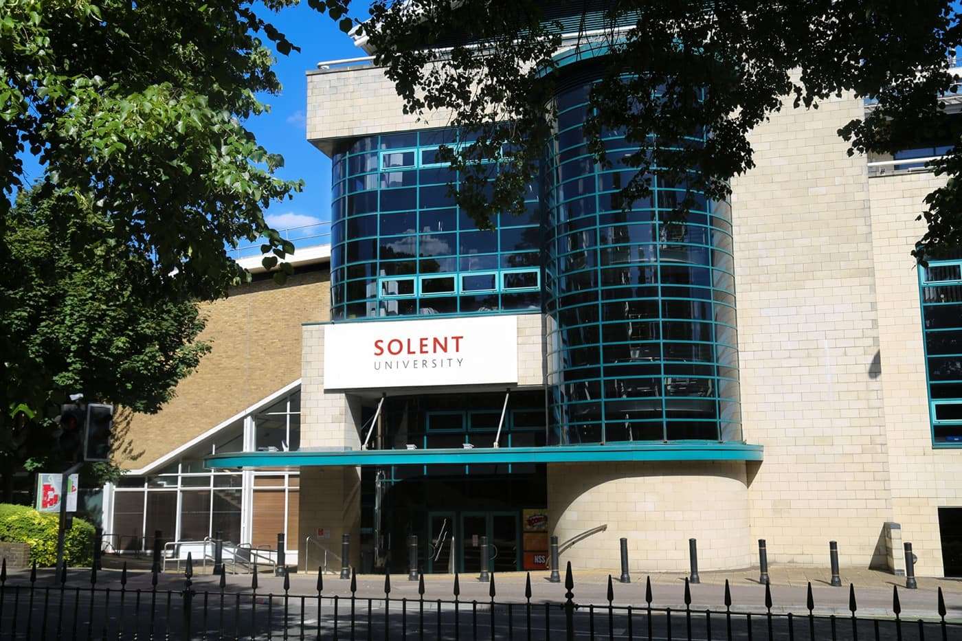 Study in UK: Explore Top Universities, Courses, Scholarships